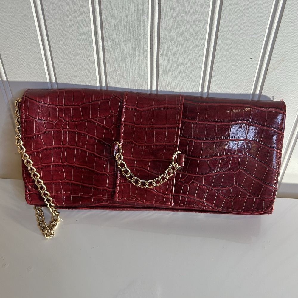 Red Crocodile Embossed Wrislet - Gem